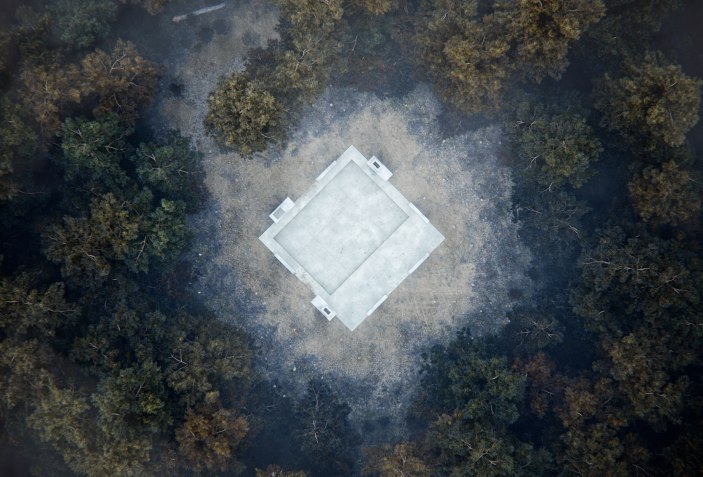 An interesting proposal about Nine Square Grid. House of Woodland by ...