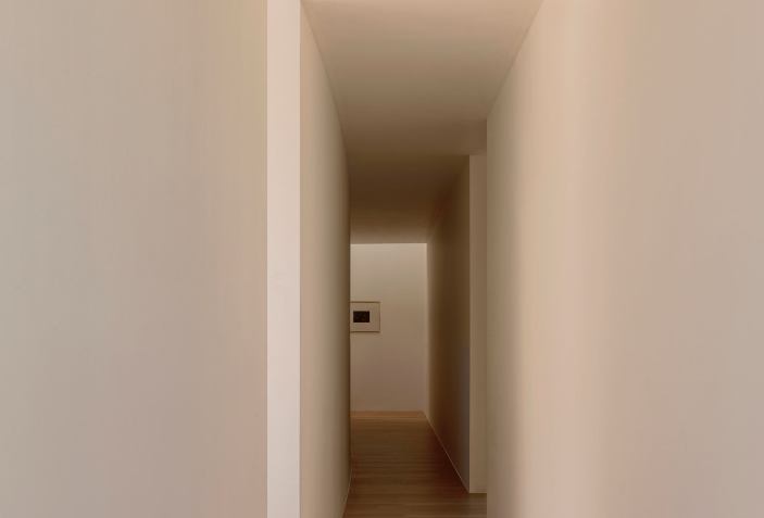 Architecture influenced by its environment. SHI House by HW Studio ...