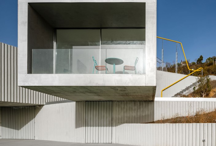 Living on the hillside. House in Torremocha by Ignacio Borrego | The Strength of Architecture ...