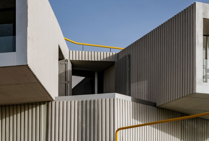 Living on the hillside. House in Torremocha by Ignacio Borrego | The Strength of Architecture ...