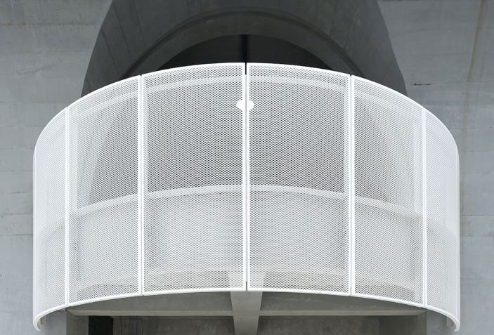 A soccer field as a roof. Indoor Sports Field of Shaoxing University by ...