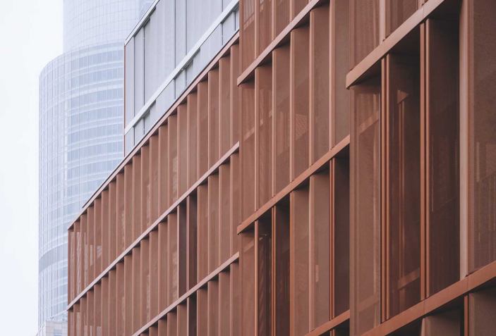 Centrality and dialogue through color and shape. Apartamenty przy ...