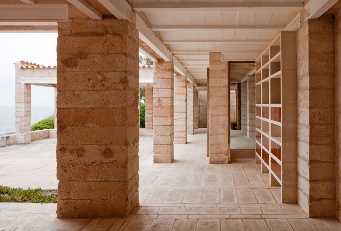 Jørn Utzon's Can Lis house, looking the Mediterranean, restoration by ...