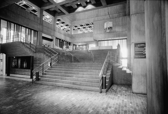 Michael McKinnell, architect behing Boston's Brutalist City Hall, dies ...