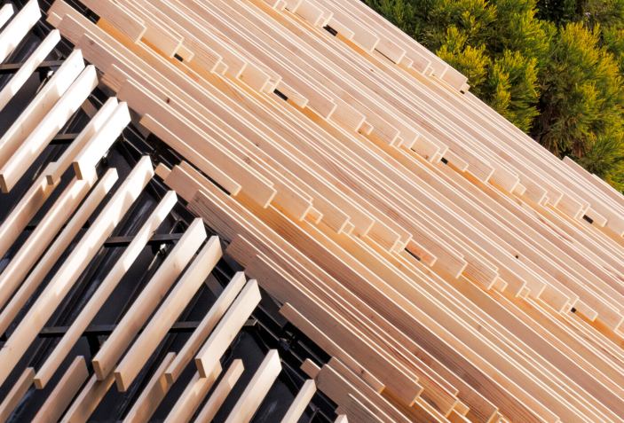 In harmony with the surroundings. Aoi Shrine Grobe, National Treasure ...