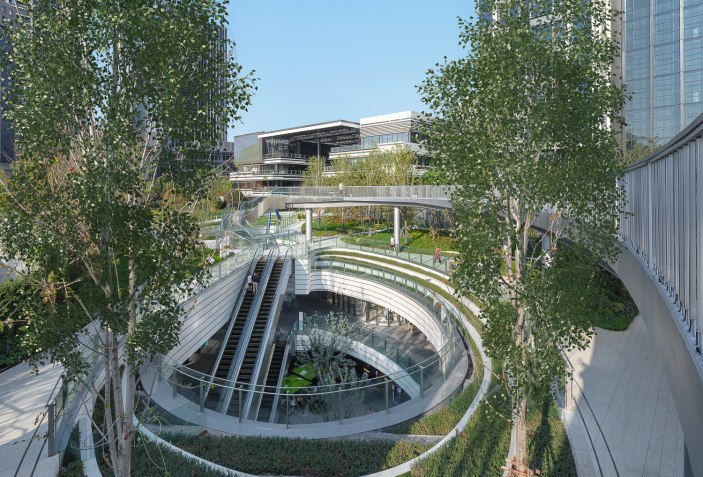 Patrimonio, cultura y comercio en un «valle urbano». Shanghai Suhe MixC World por Kokaistudios ...