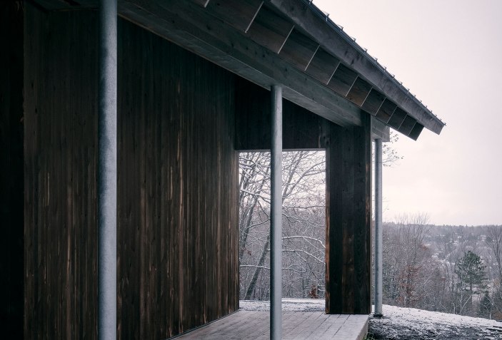 Connection between environment and materials. Virgin Vineyard House by ...