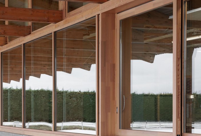 Una estructura de madera del Macizo Central francés. Centro de Deportes ...