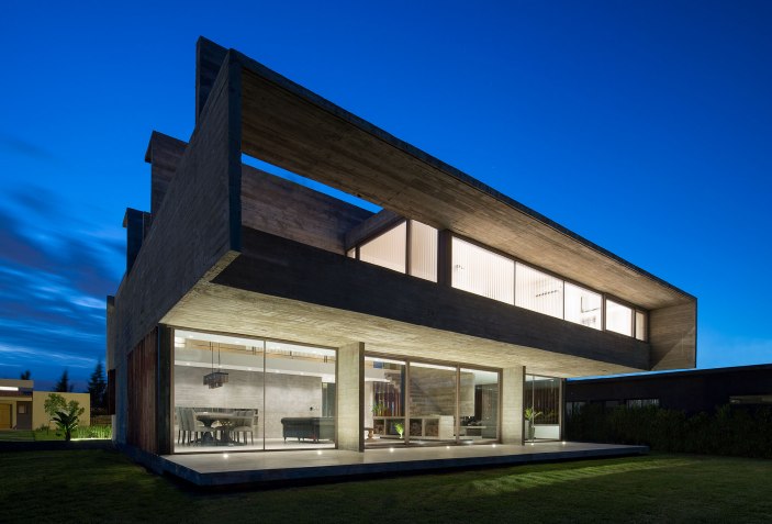 Buscando la horizontal. Casa 10 por Luciano Kruk | Sobre Arquitectura y ...