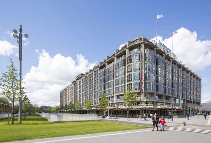 Postwar reconstruction icon. Groot Handelsgebouw by Huig Maaskant and ...