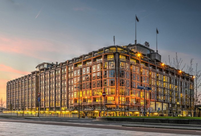 Postwar reconstruction icon. Groot Handelsgebouw by Huig Maaskant and ...