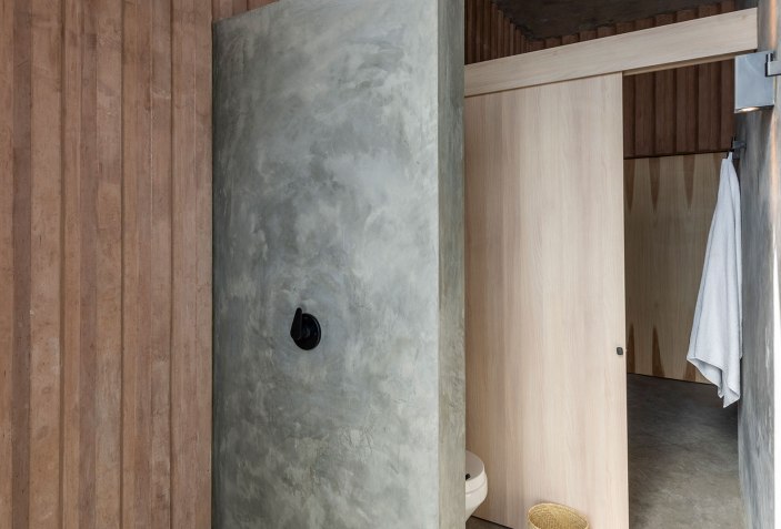 An oasis of privacy. Casa Santos by María Gómez, Héctor Coss and ...