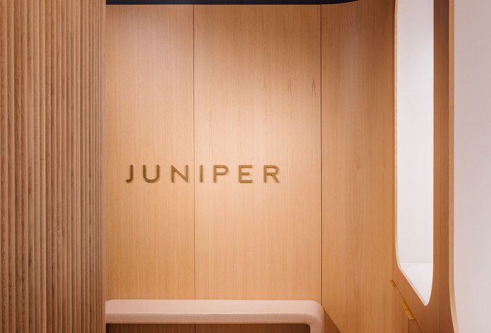 Contemporary space in historic building. Juniper´s Workshop by MQ ...