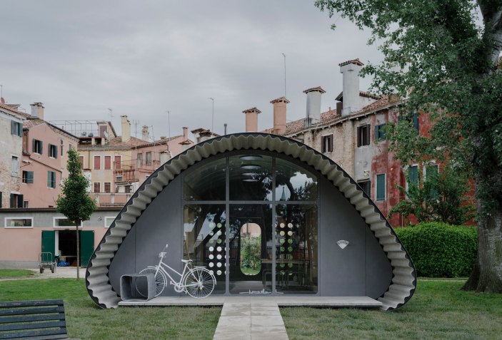 Essential Homes Research Project by Norman Foster, at Venice ...
