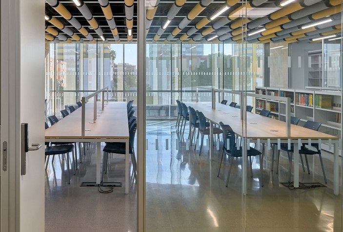 Reversible architecture. Library of the Algeciras Bay Campus of the ...