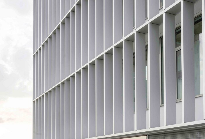 Headquarters with offices and laboratories. 181 Unolab HQ by FRPO ...