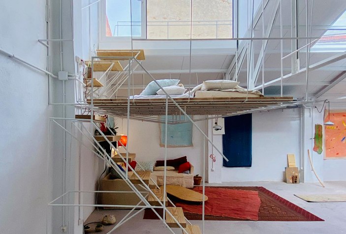 La nave del Topo. Espacio de trabajo y vivienda por Pia Mendaro ...