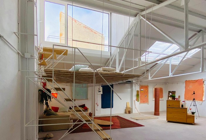 La nave del Topo. Espacio de trabajo y vivienda por Pia Mendaro ...