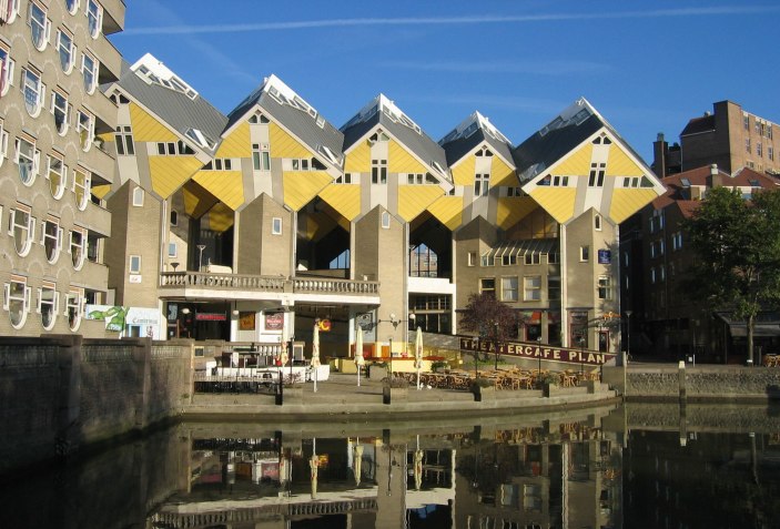 Residential urban forest in the heart of Rotterdam. Kubuswoningen by ...