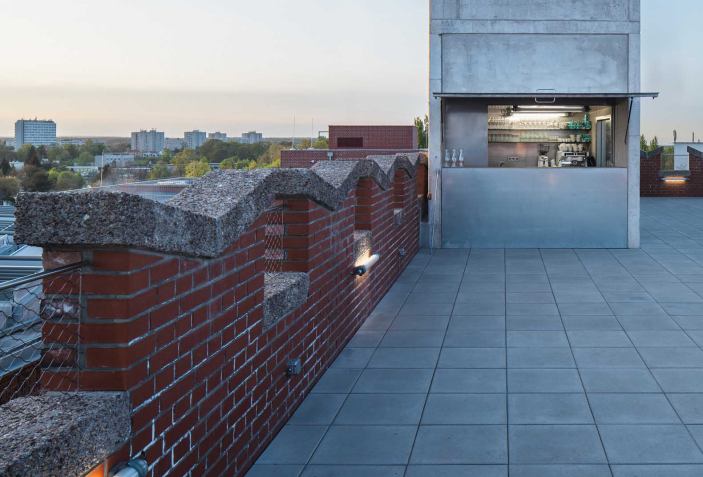 A silo of contemporary culture. Automatic Mills Grain Silo renovation ...