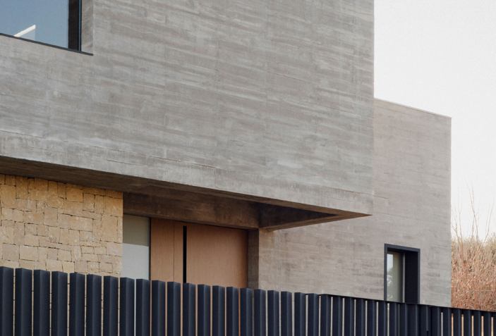 Among the orchard and the city. Rubio House by Carles Faus Architecture ...