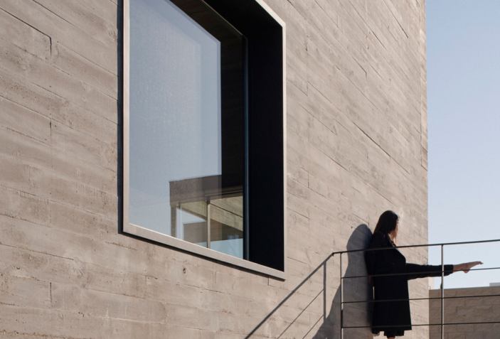 Among the orchard and the city. Rubio House by Carles Faus Architecture ...