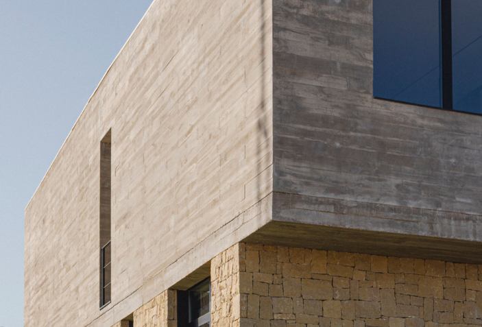 Among the orchard and the city. Rubio House by Carles Faus Architecture ...