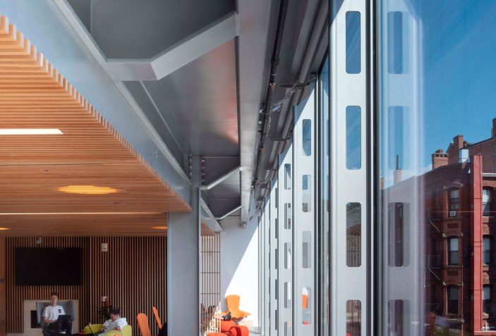 Universidad de Harvard: Richard A. y Susan F. Smith Campus Center por ...