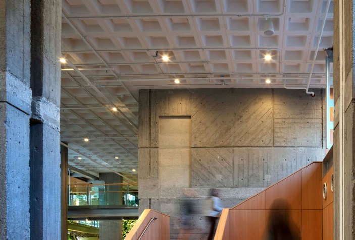 Universidad de Harvard: Richard A. y Susan F. Smith Campus Center por ...