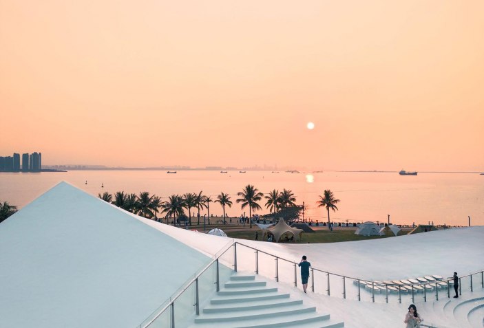 Viewpoint to watch the sunset over Haikou Bay. Sky Mountain Pavilion by ...