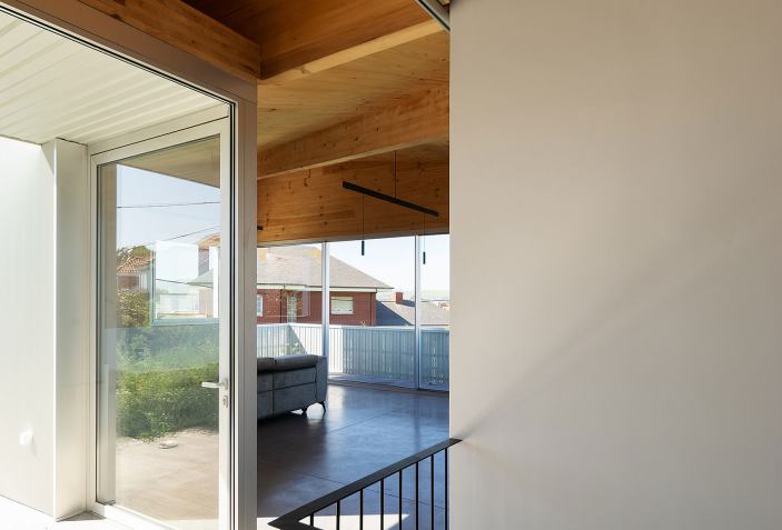 Pez de color plata. Casa Sula por Sukunfuku studio | Sobre Arquitectura ...