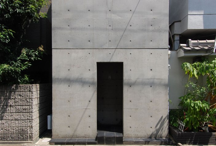 Row House in Sumiyoshi. Azuma House by Tadao Ando | The Strength of ...