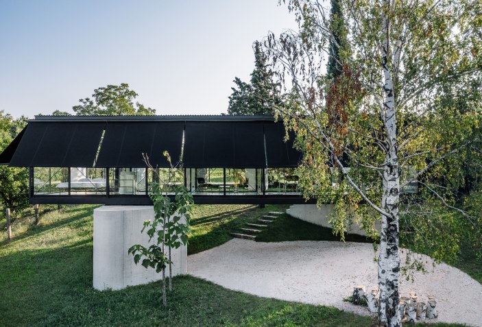 The house for a craftsman. Avala House by TEN Studio | The Strength of ...