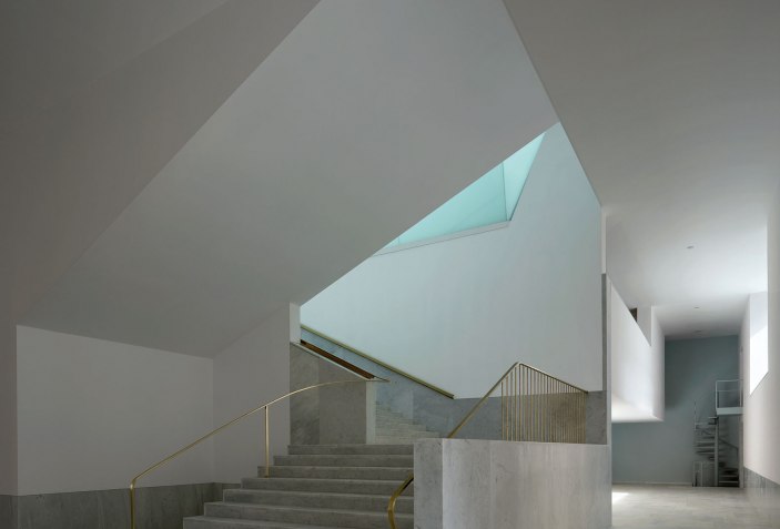 Construir sobre el pasado para edificar el presente. Palacio de San Telmo por Vázquez Consuegra ...