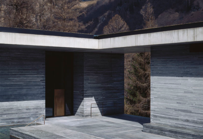 Material aspect through Peter Zumthor's two most personal works [2/2 ...