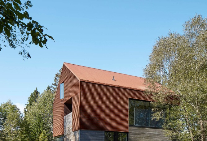 The upside down house. Chester House by MacKay-Lyons Sweetapple ...