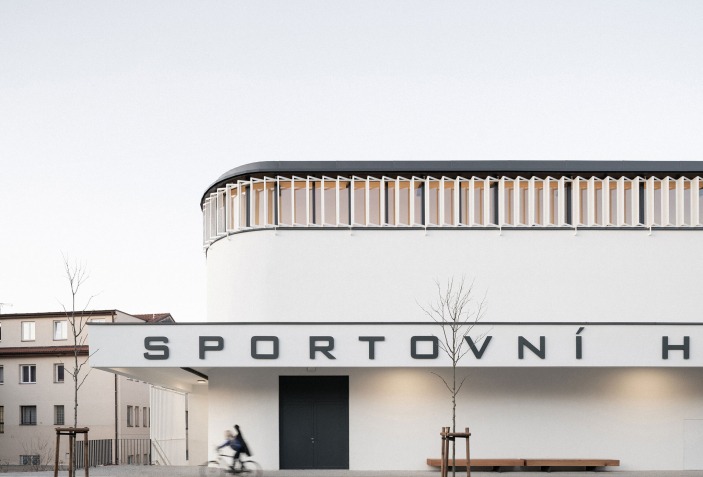 A multipurpose space for the community. Sports Hall by Grido architekti ...
