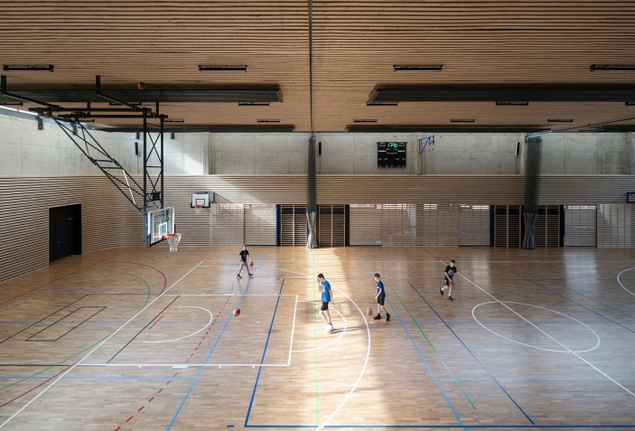A multipurpose space for the community. Sports Hall by Grido architekti ...