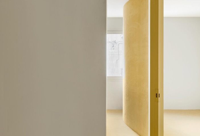 Yellow is the color. Duplex in Sant Gervasi by Arquitectura-G | METALOCUS
