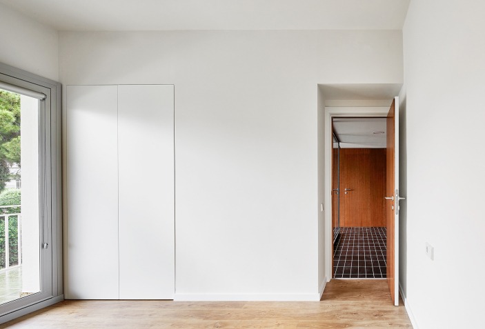 A dialectical game in the House 1016 by Raúl Sanchez architects | METALOCUS