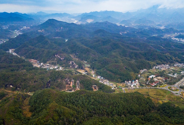 Reactivating abandoned quarries. “The Quarry as Stage” by DnA_Design ...
