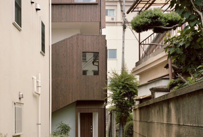 Double Helix House by Onishimaki + Hyakudayuki Architects | METALOCUS