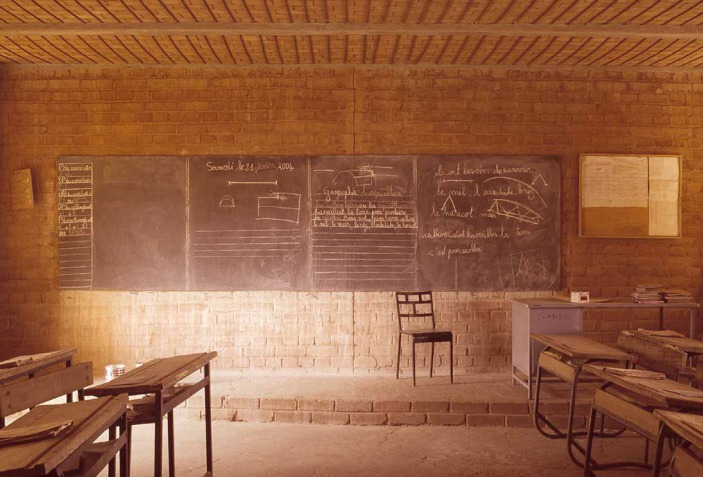 Building for the Primary School of Gando and extensión by Kéré ...