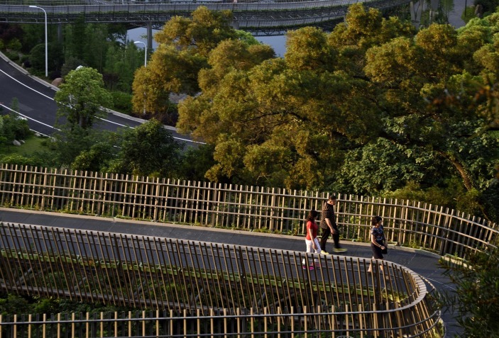 Walking on the forest. Fuzhou forest walkway by LOOK Architects | METALOCUS