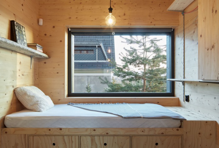 "House behind the wall" by Mjölk architects | METALOCUS