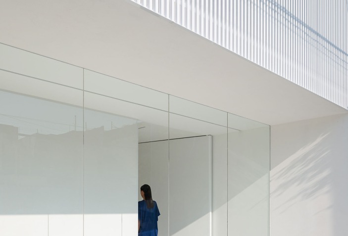 La torre como mecanismo de evocación al silencio. Torre AI por HW ...