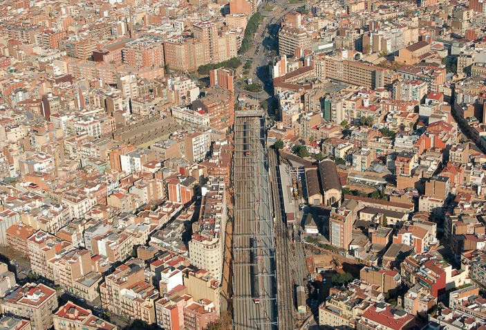 The Spanish High Line. Sants elevated gardens | METALOCUS