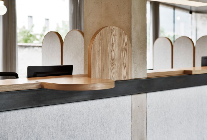 Wraping public space with sinuous curves. TreeHugger by MoDusArchitects ...