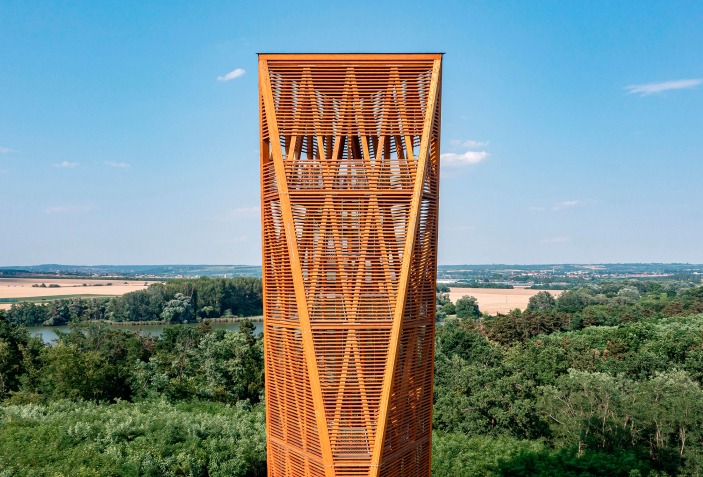 Sculptural presence in nature. Lookout Tower by Robert Gutowski ...