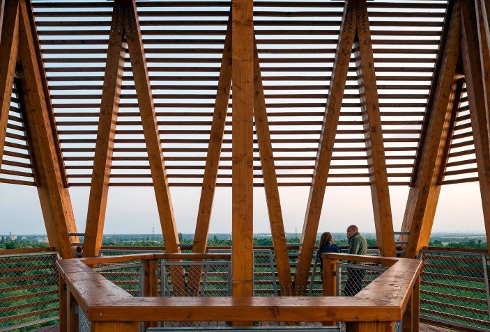 Sculptural presence in nature. Lookout Tower by Robert Gutowski ...